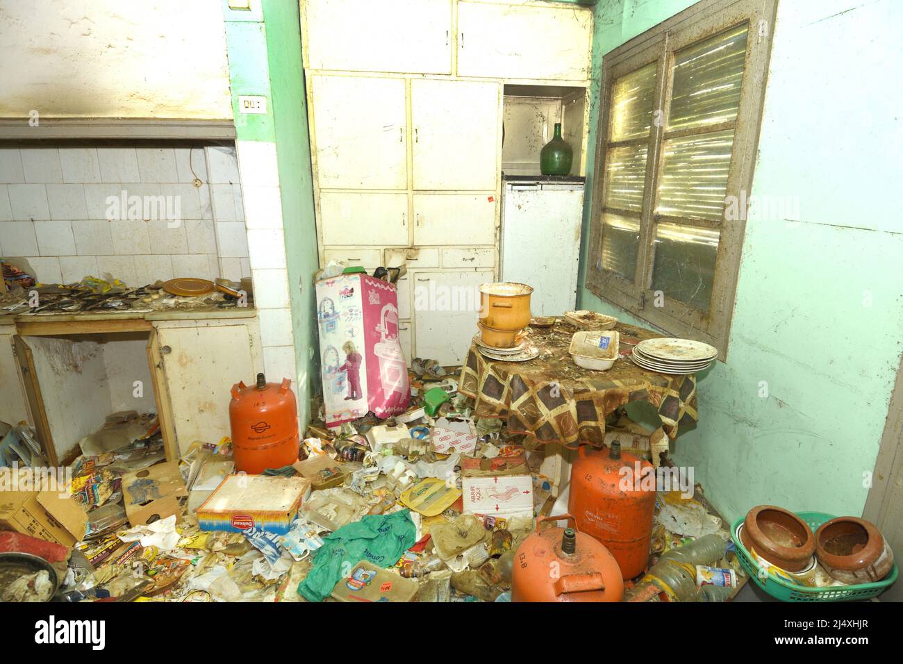 interior of a house where a person with dieogenes syndrome lived Stock ...