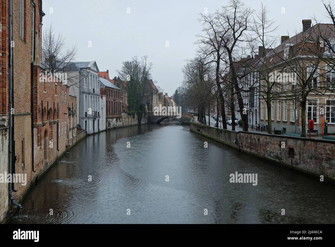 Exterior architecture and building design of Canal boat ride tour ...