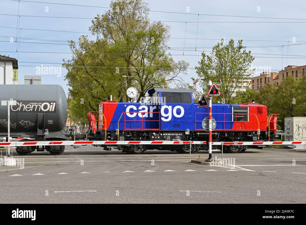 Pulling heavy wagon hi-res stock photography and images - Alamy