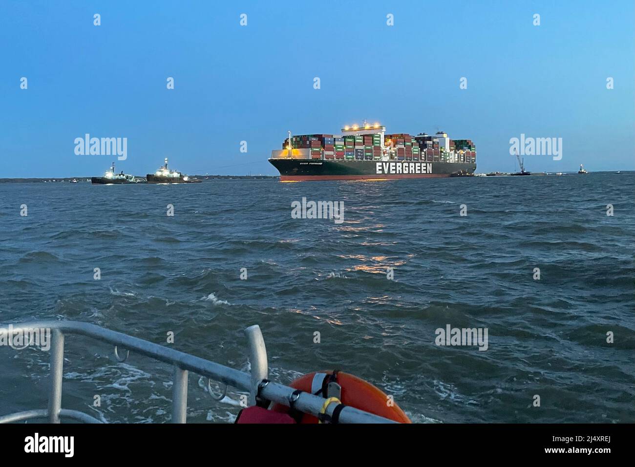 (220418) -- WASHINGTON D.C., April 18, 2022 (Xinhua) -- The U.S. Coast ...