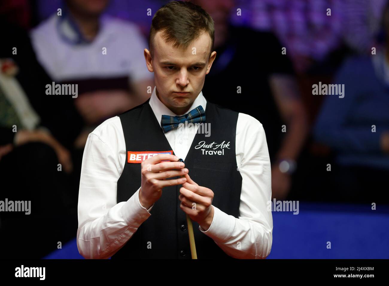 Ashley hugill snooker hi-res stock photography and images - Alamy
