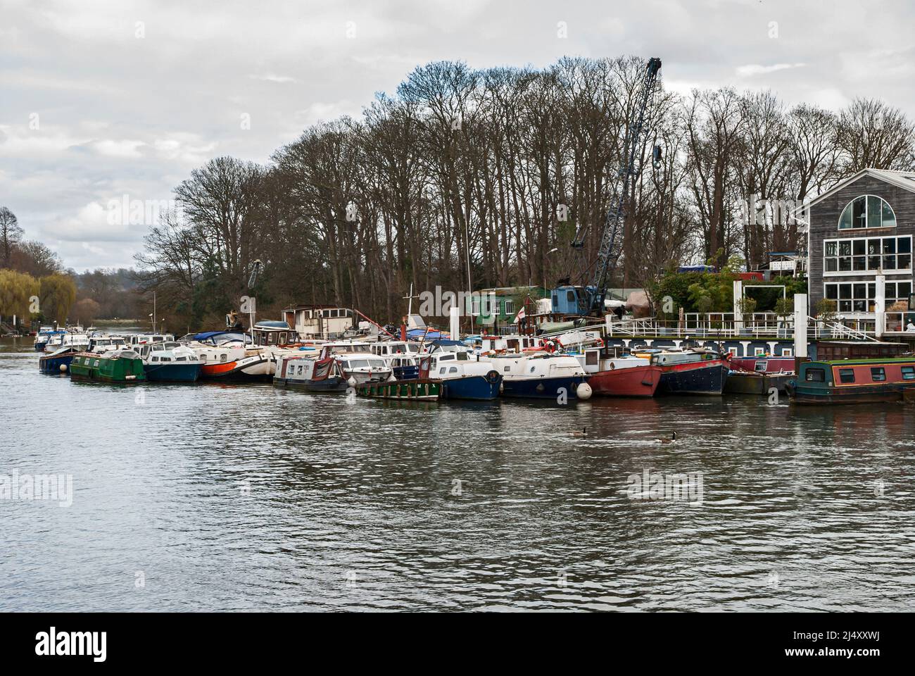 Boat dweller england hi-res stock photography and images - Alamy