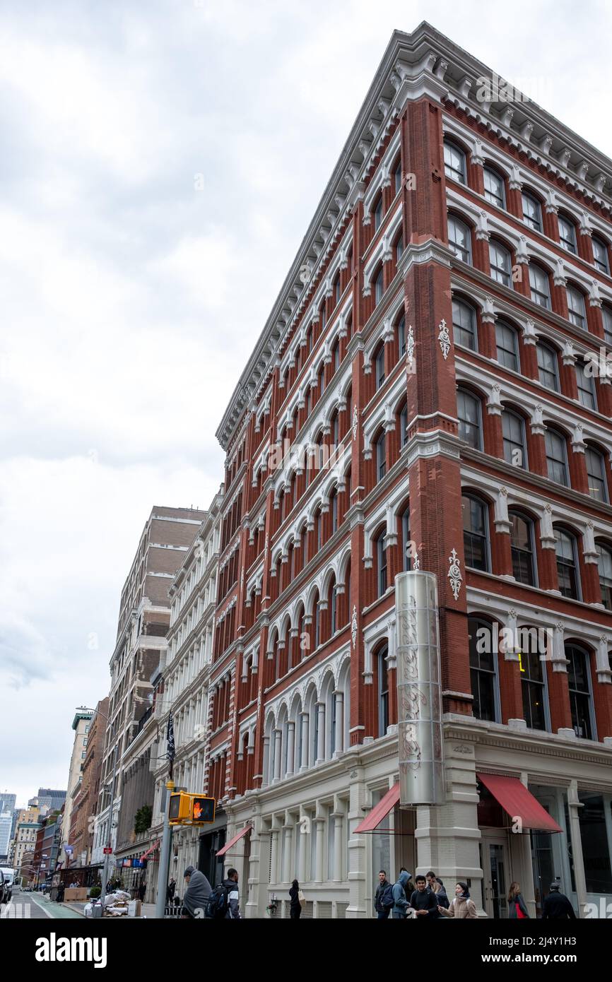 Traditional red brick building hi-res stock photography and images - Alamy