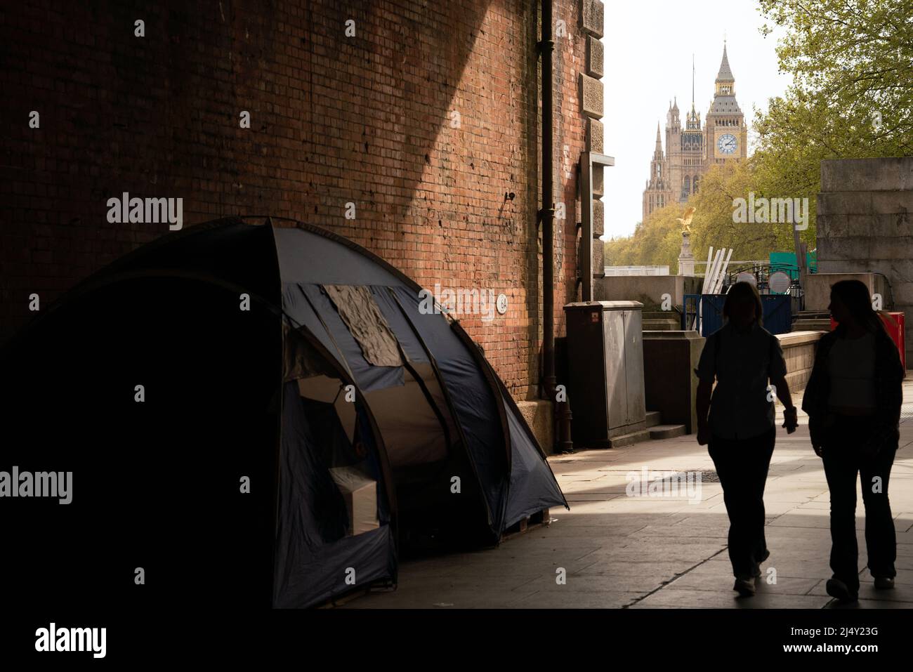 Homeless tents under the Hungerford Bridge and Golden Jubilee Bridges ...