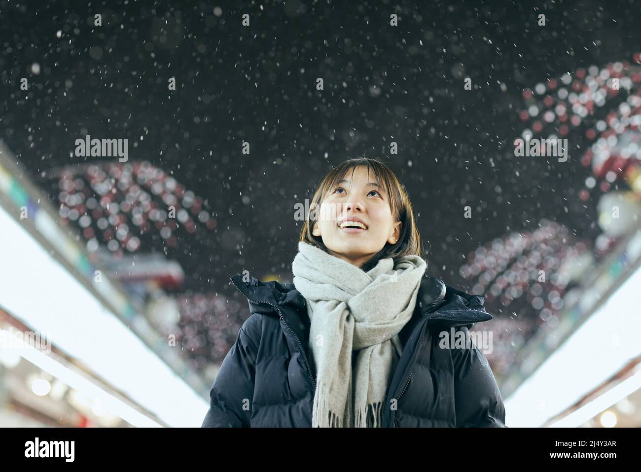 Portrait of young Japanese woman in the snow Stock Photo - Alamy