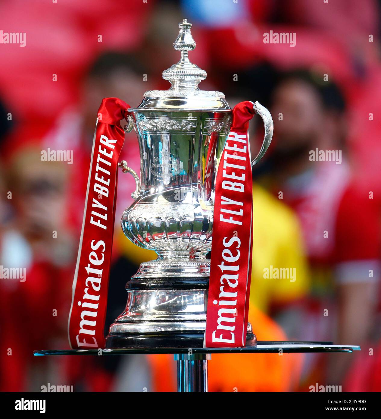 Fa cup trophy hi-res stock photography and images - Alamy