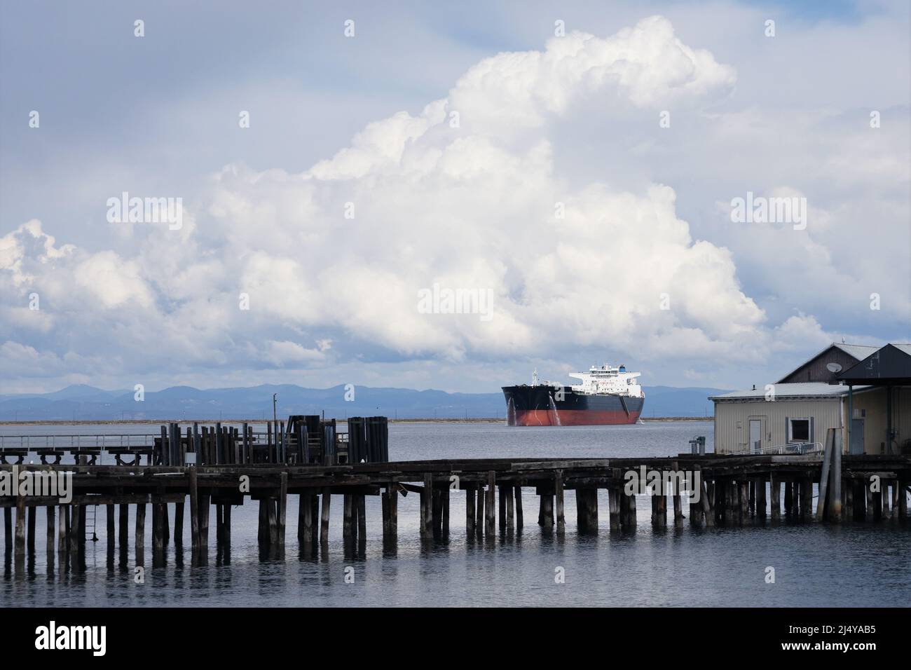 Alaskan navigator tanker hi-res stock photography and images - Alamy