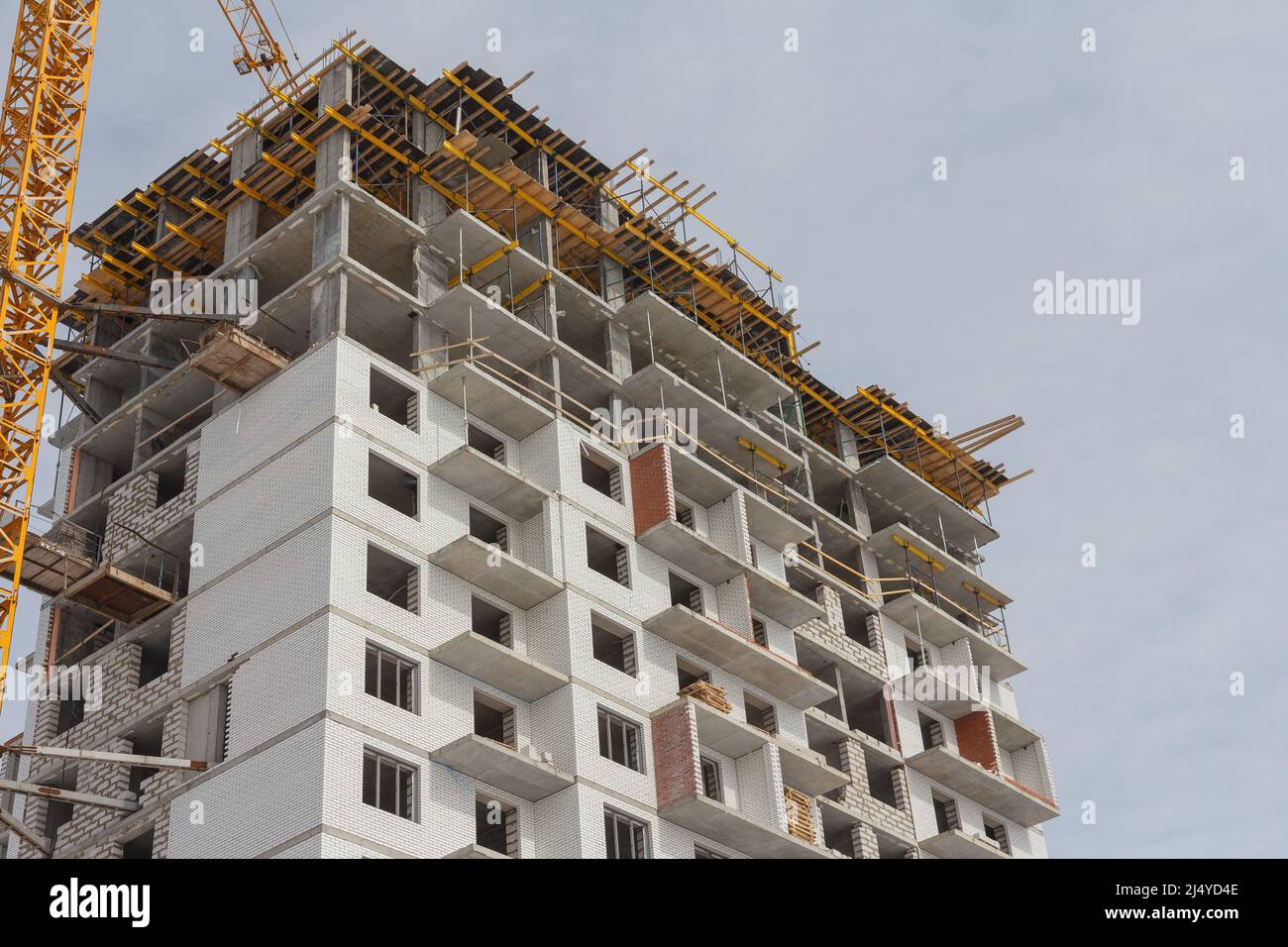 construction of an apartment complex. construction site Stock Photo - Alamy