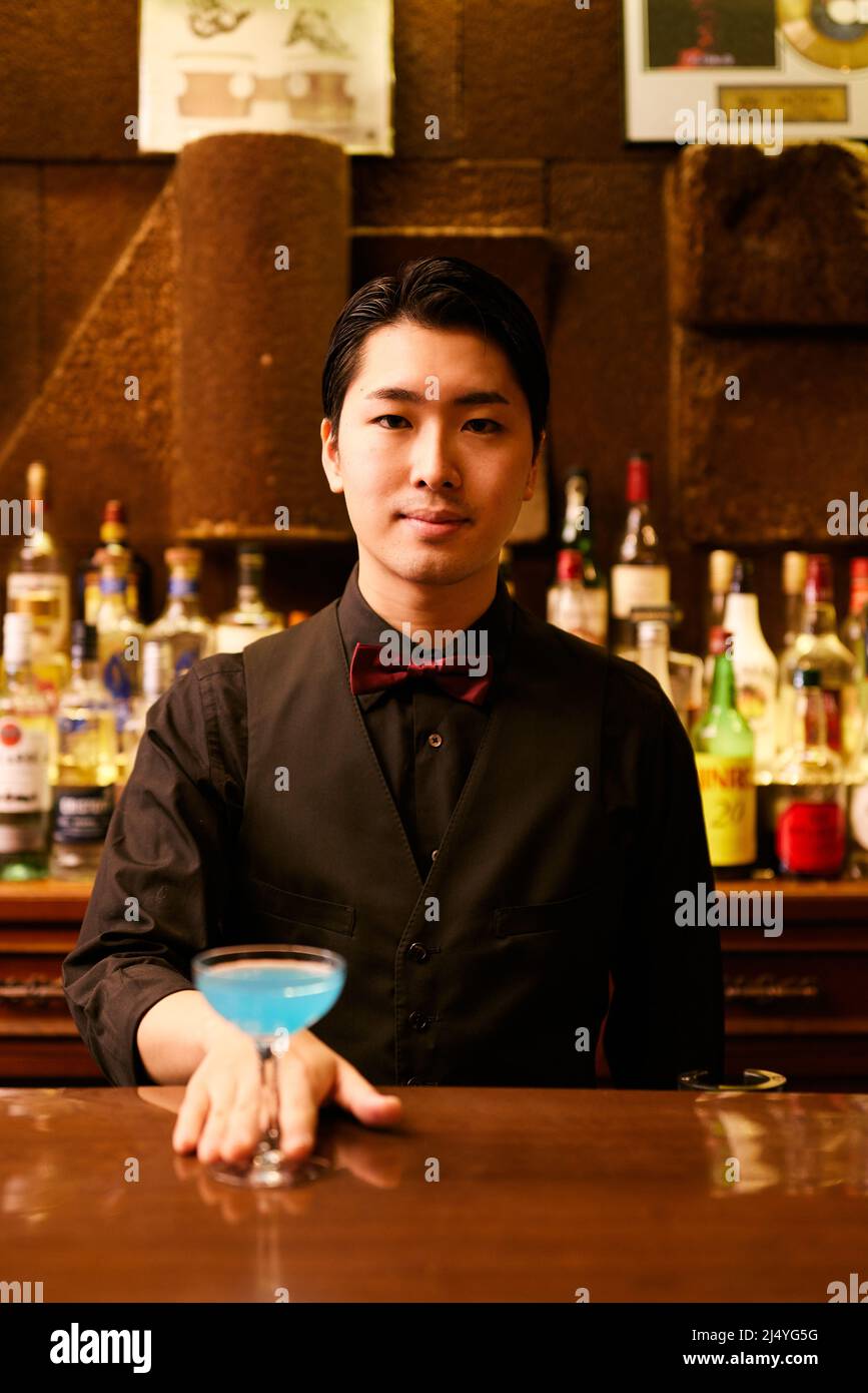 Japanese snack bar counter hi-res stock photography and images - Alamy