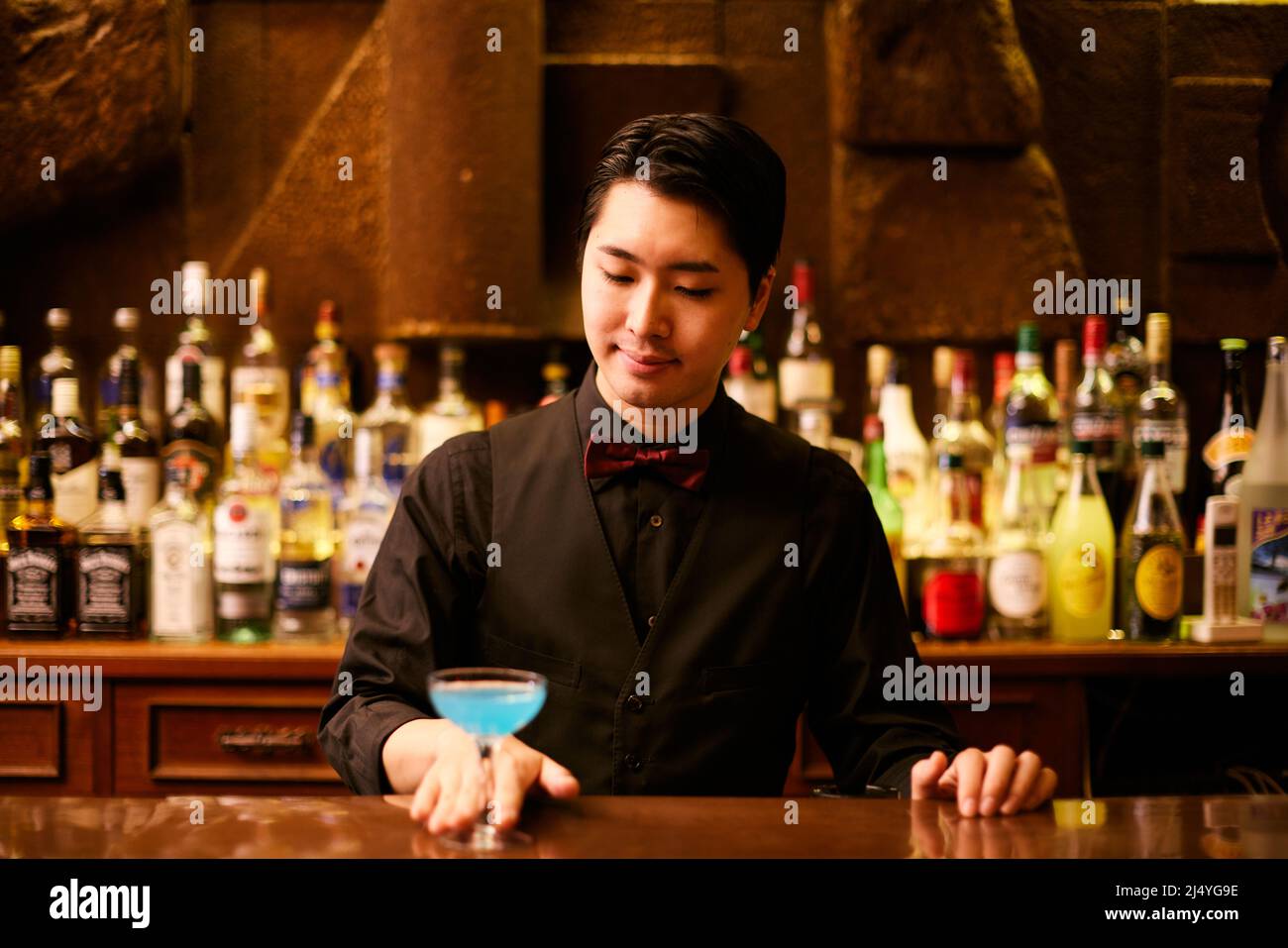 Japanese snack bar counter hi-res stock photography and images - Alamy