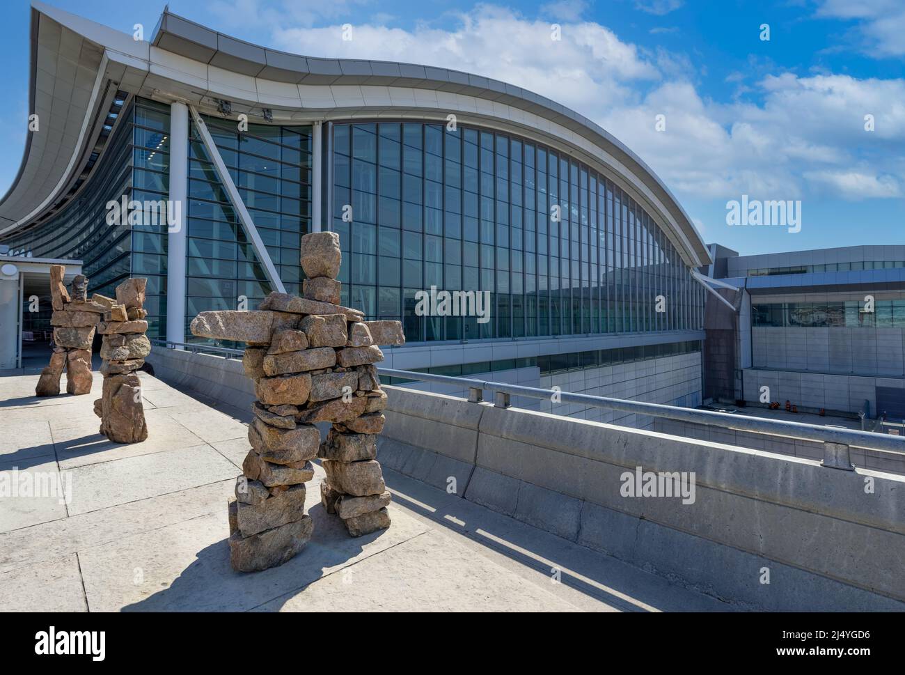 Toronto pearson airport tower hi-res stock photography and images - Alamy