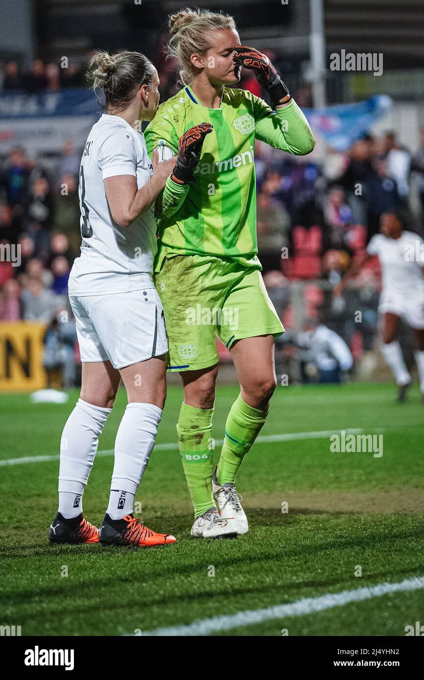 Leverkusen, Germany. 18th Apr, 2022. Goalkeeper Anna Klink (1 ...