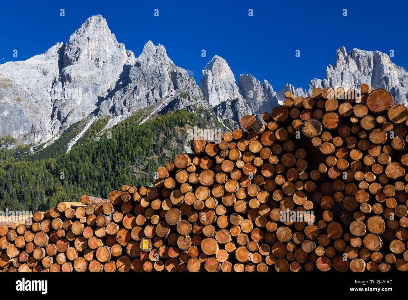 Blue stack mountains hi-res stock photography and images - Alamy