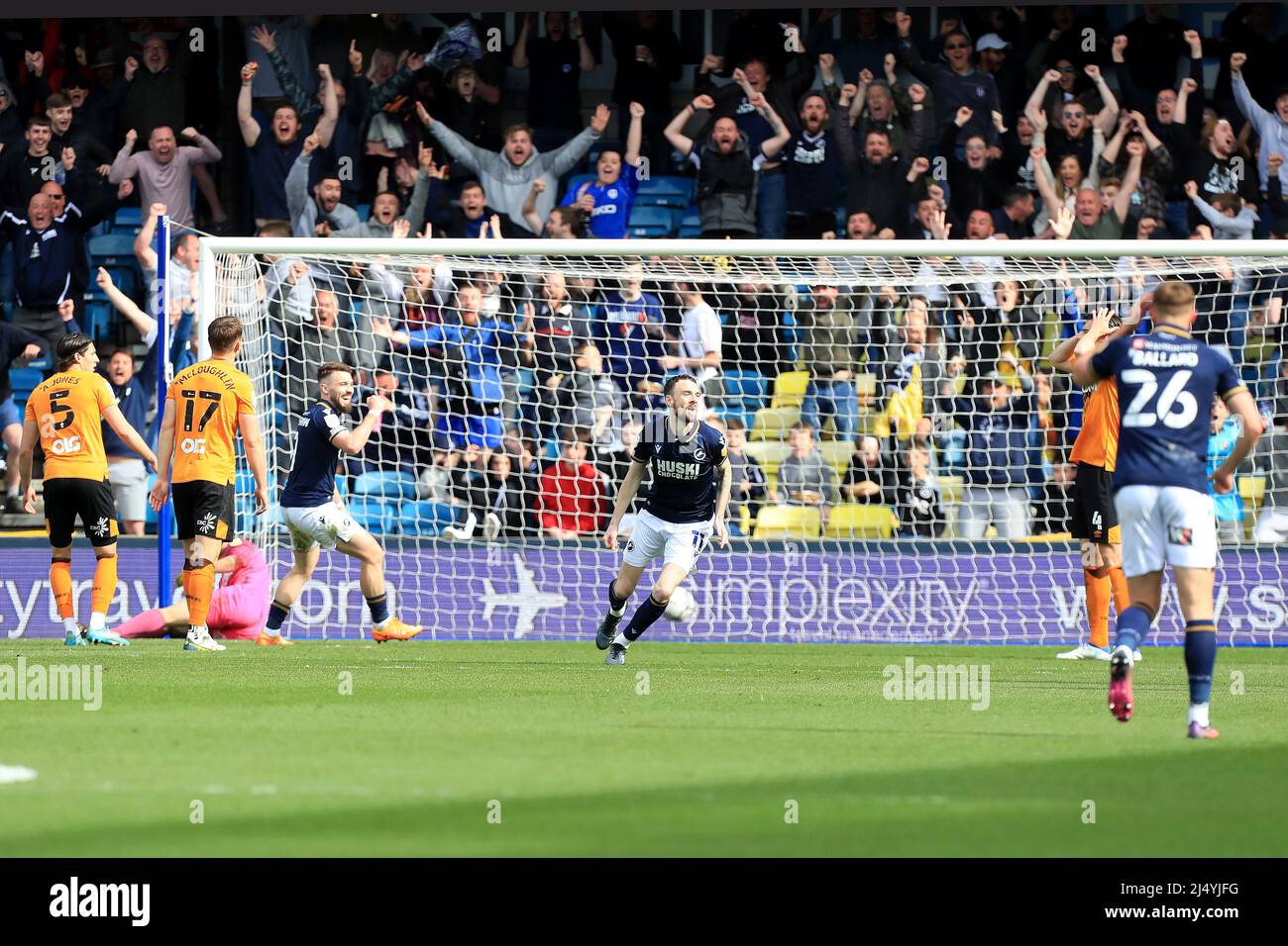 Scott malone scoring goal hi-res stock photography and images - Alamy