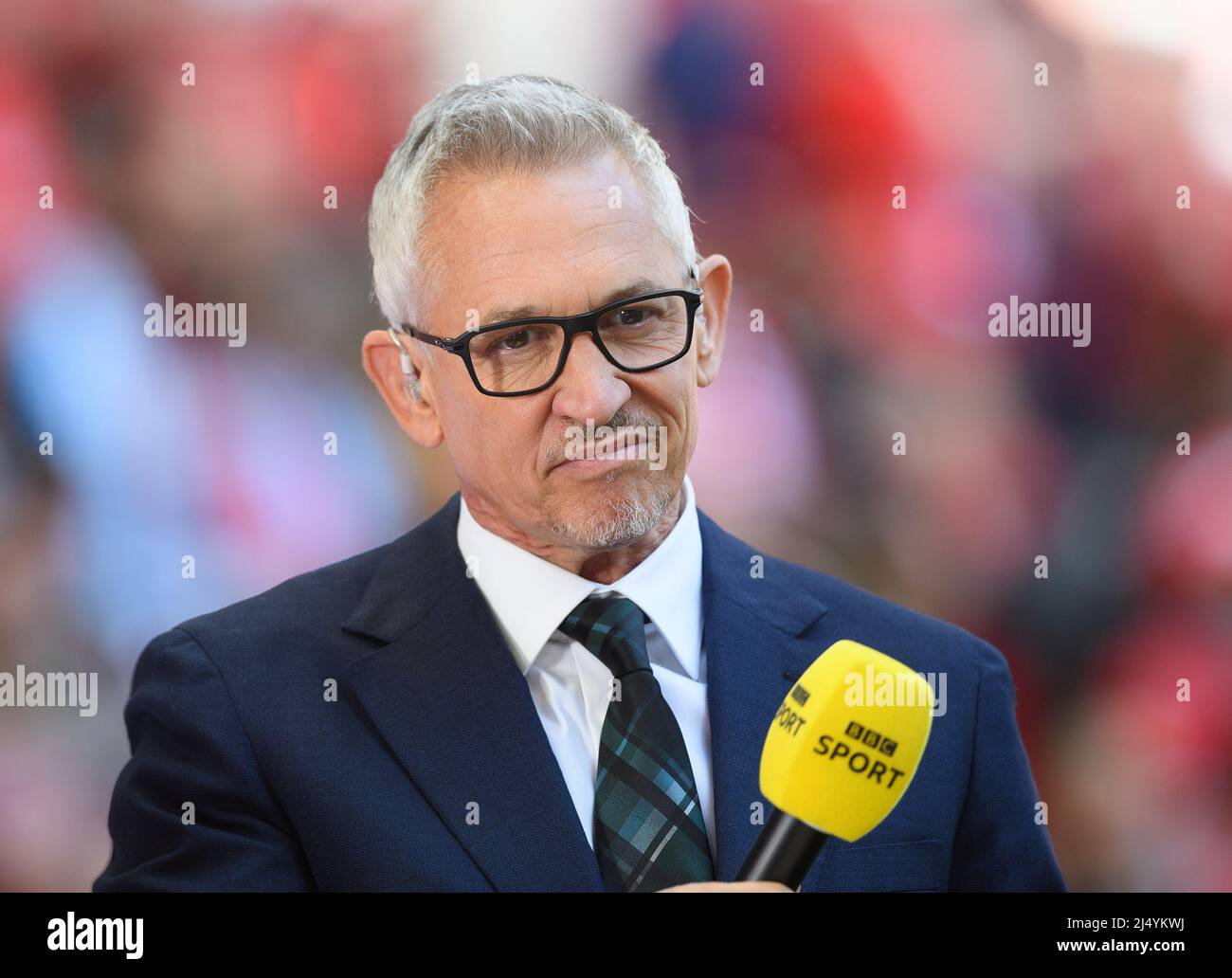 Football tv presenter hi-res stock photography and images - Alamy