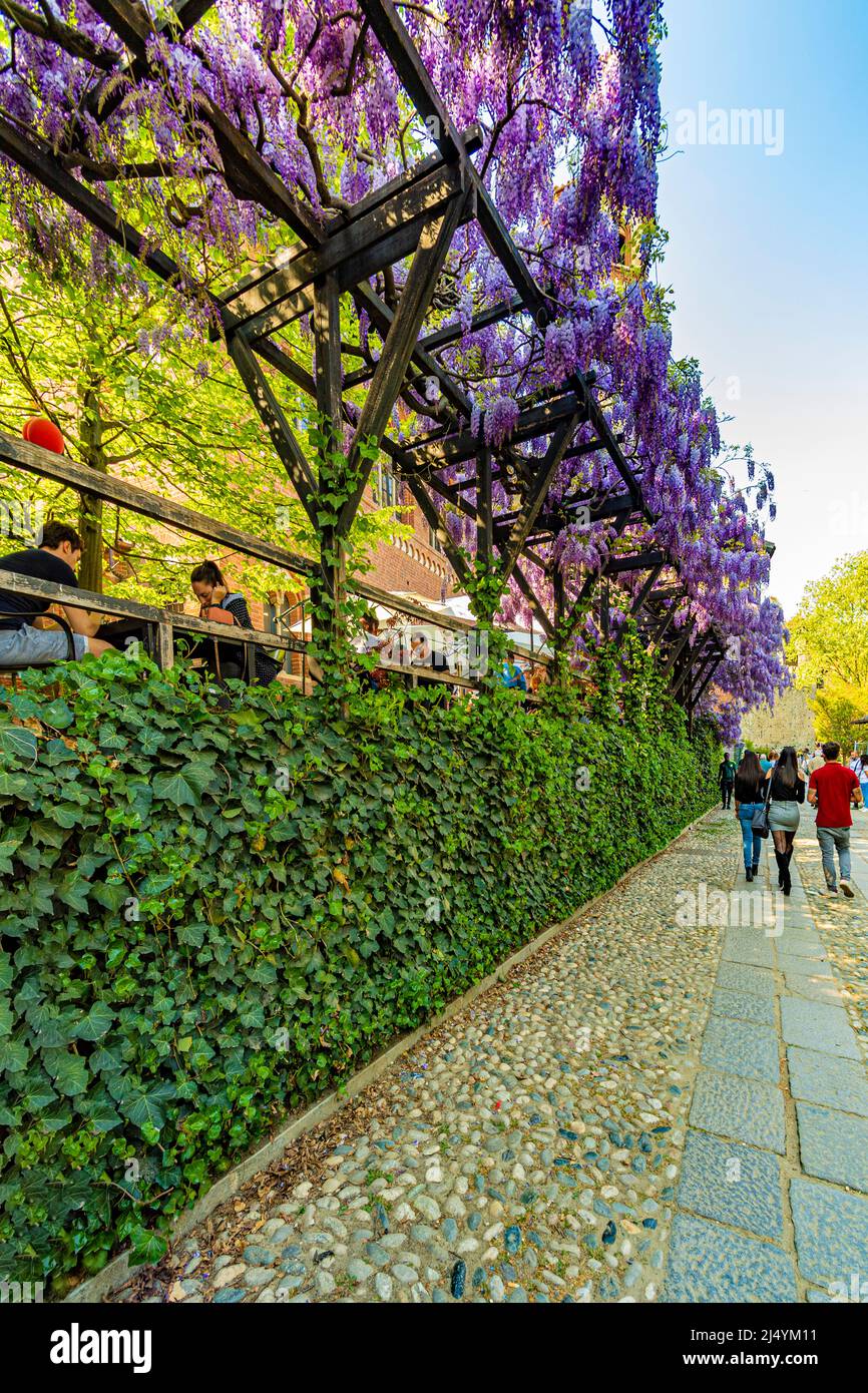 Passeggiata parco valentino torino hi-res stock photography and images ...