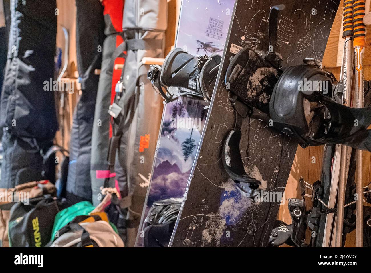 Skis shop hi-res stock photography and images - Alamy