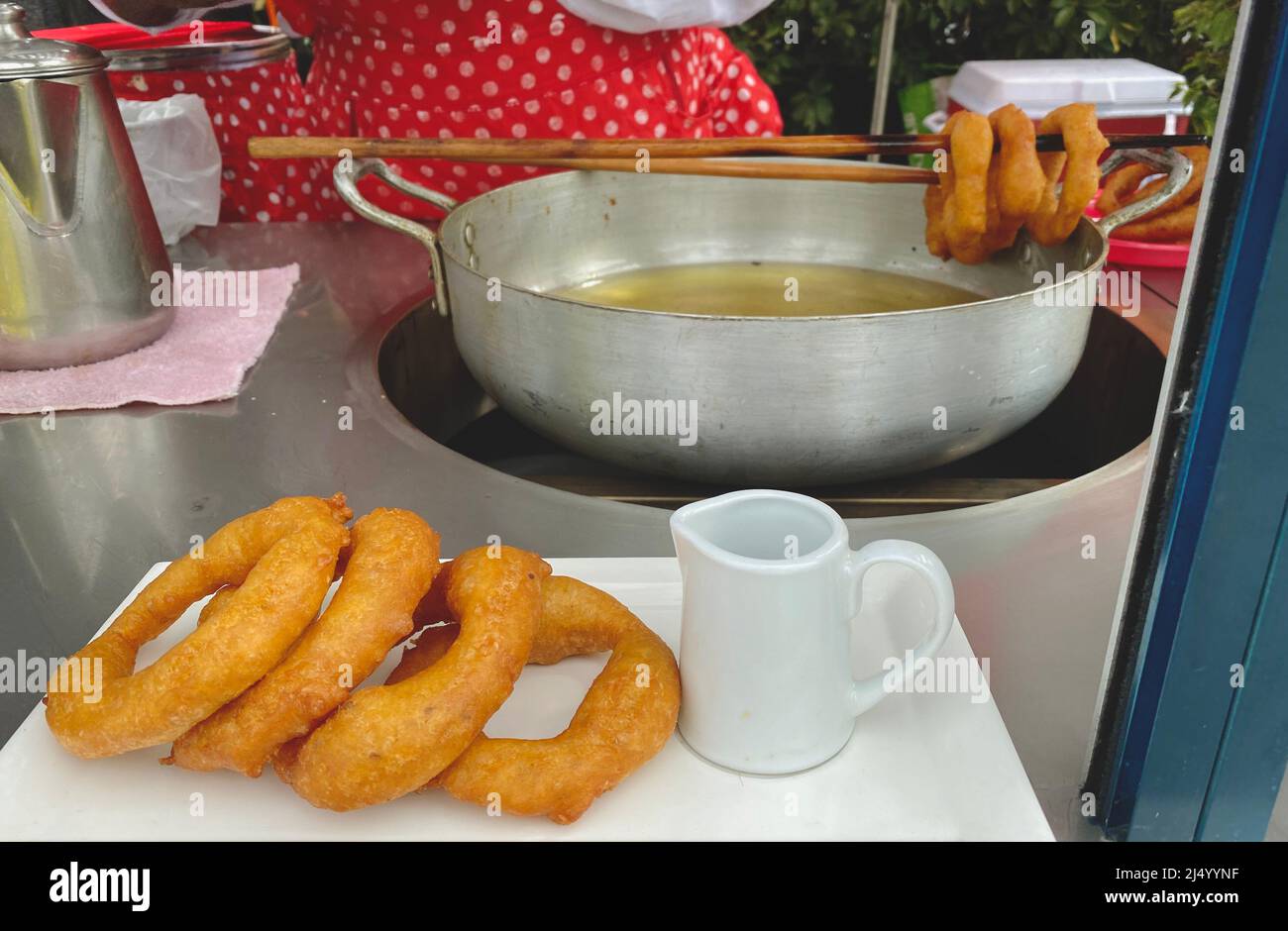 Peruvian Food, Preparing Picarones, Peruvian classic dessert, picarones ...