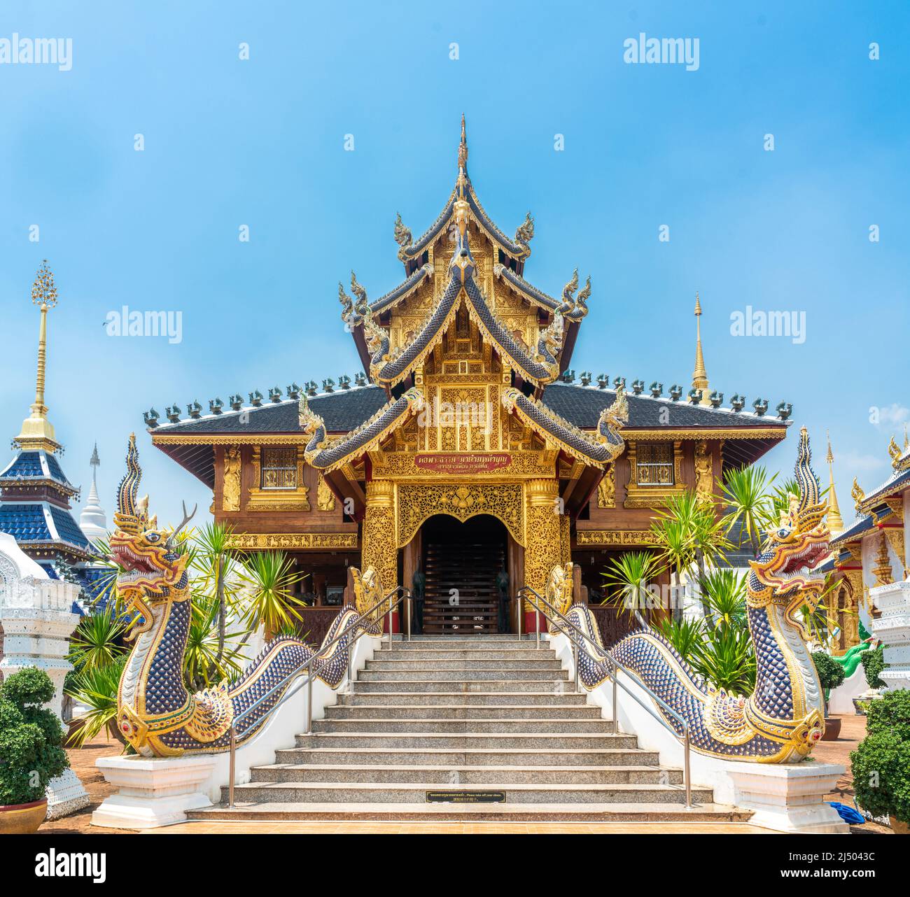 Chaing mai temples hi-res stock photography and images - Alamy