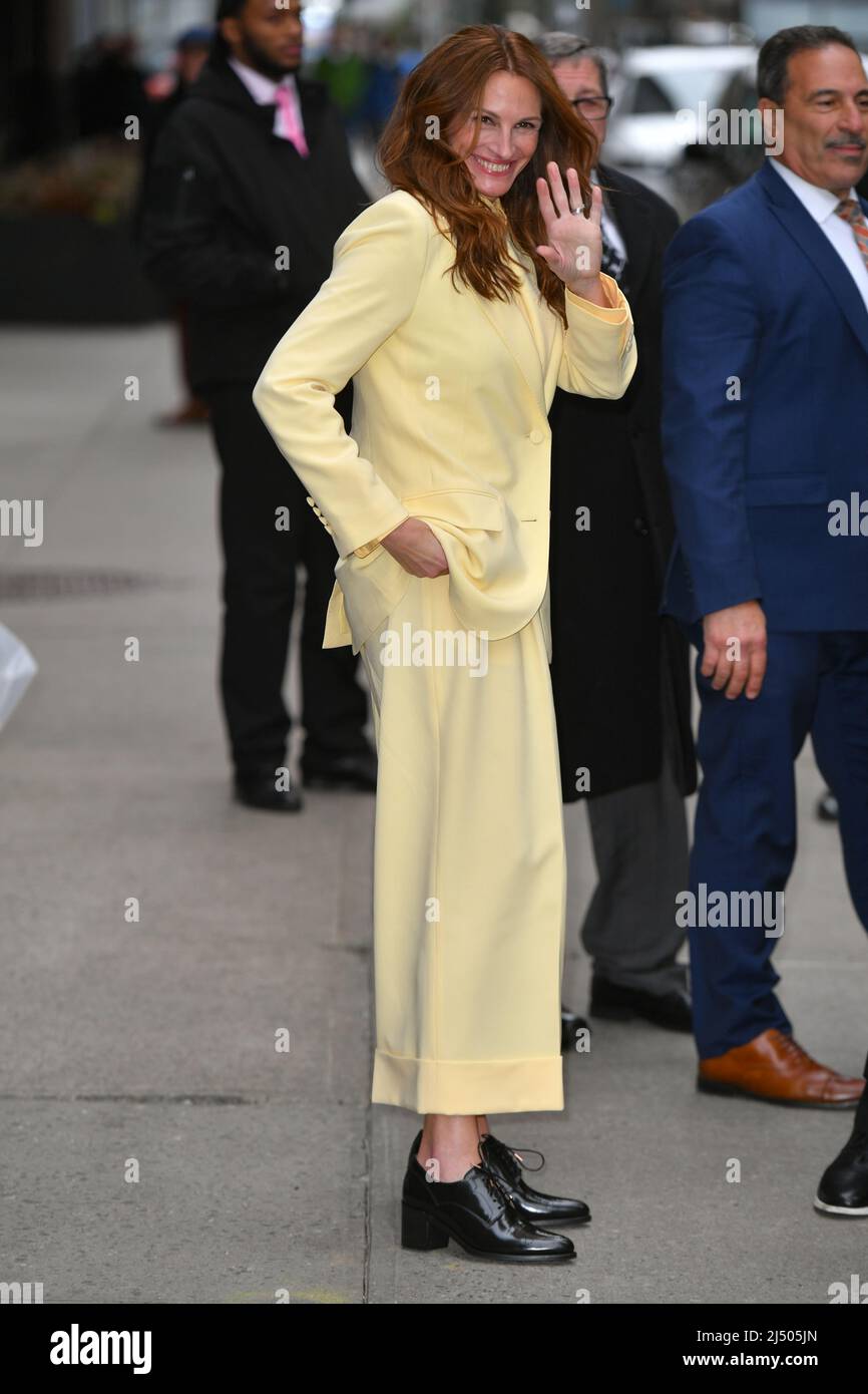 Julia Roberts arrives to the Ed Sullivan Theater for The Late Show with ...