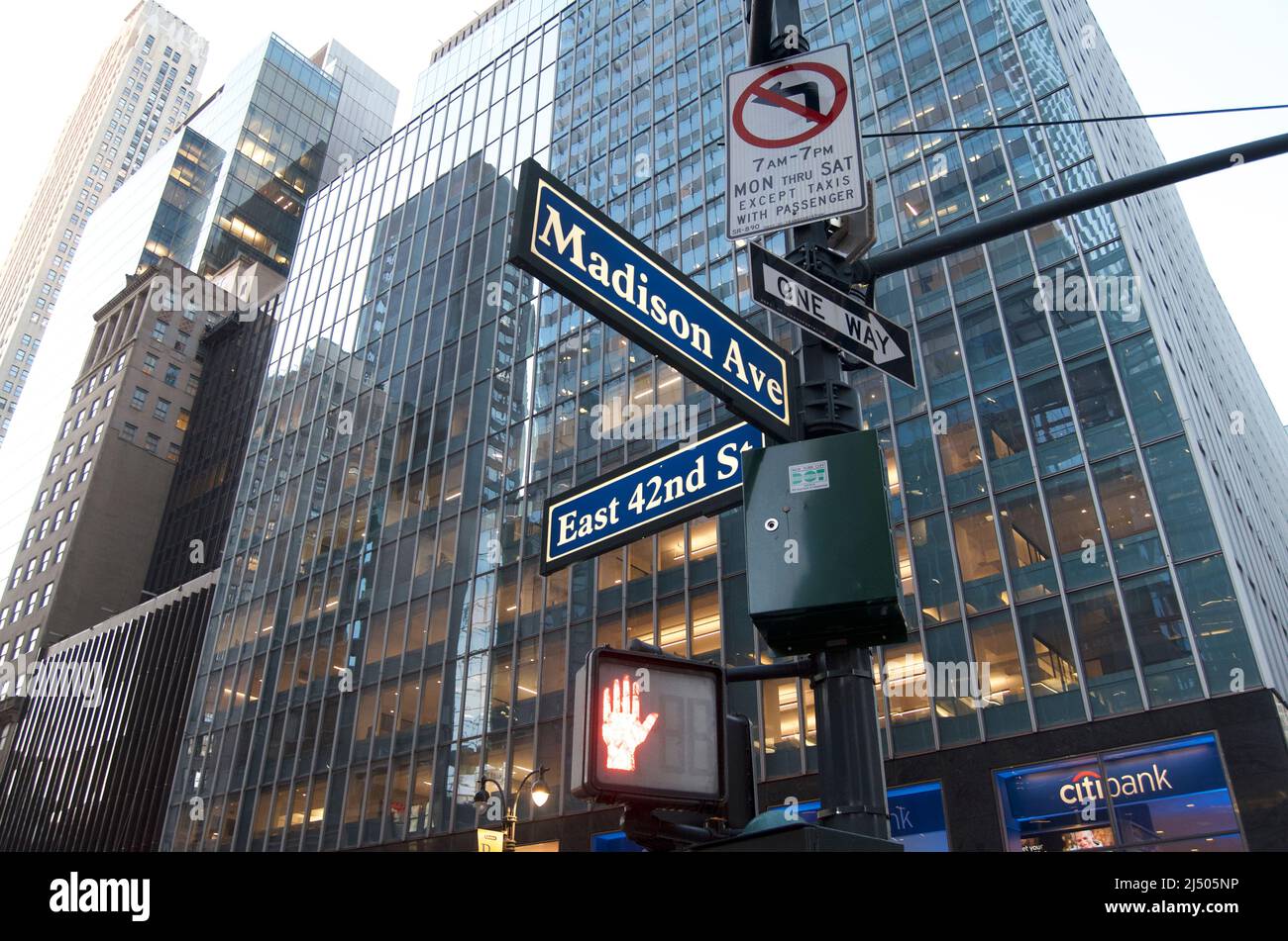 Madison Avenue and East 42nd Street Signs Stock Photo - Alamy