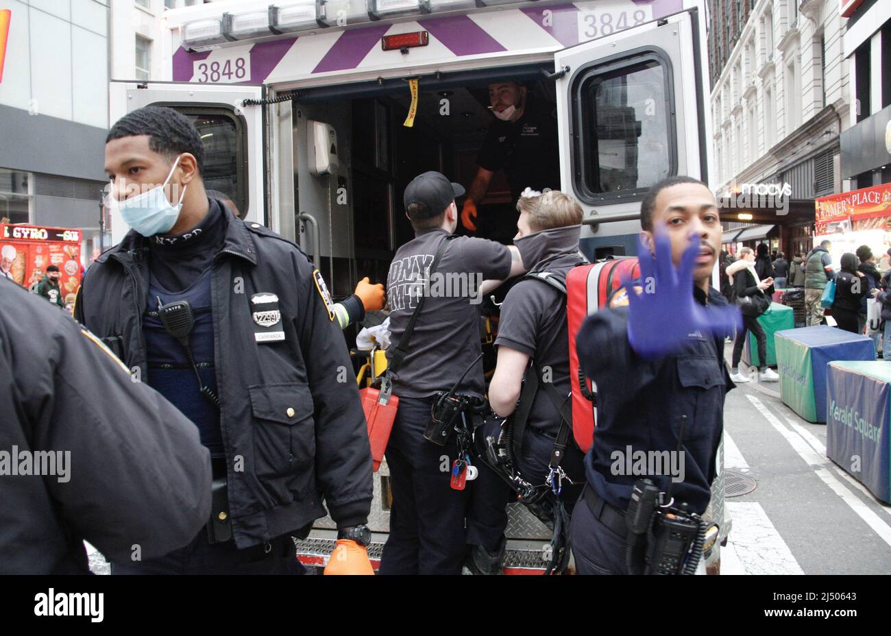 New York, USA. 18th Apr, 2022. (NEW) A lady was stabbed on the right ...