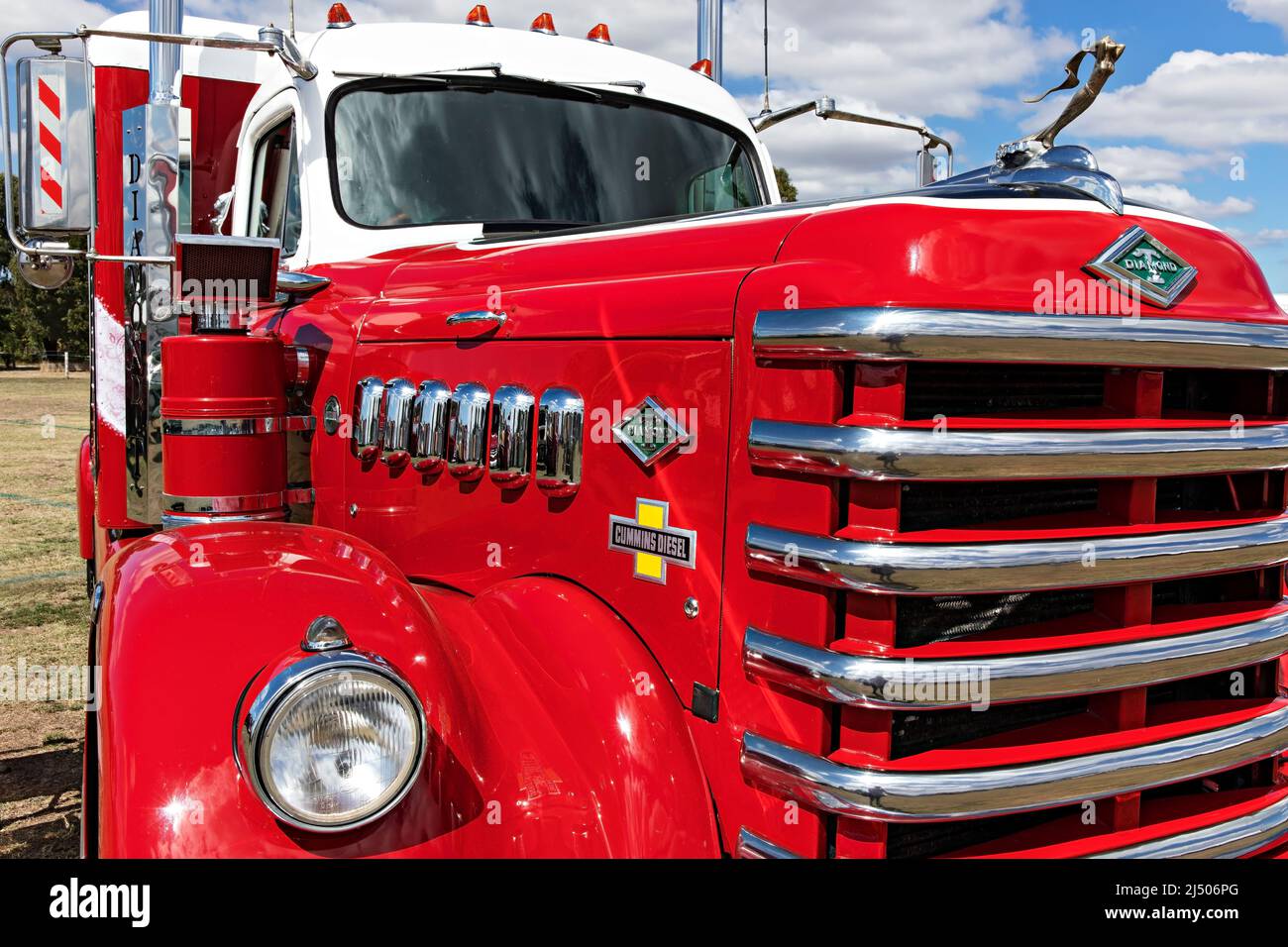 Trucks Australia / Diamond T 950 Semi Truck in the 1850`s gold mining ...