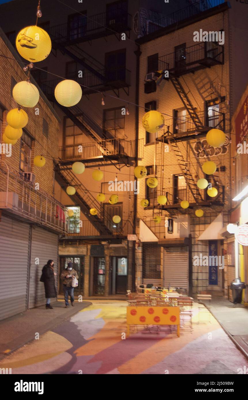 Nightlife in Chinatown, New York City Stock Photo - Alamy