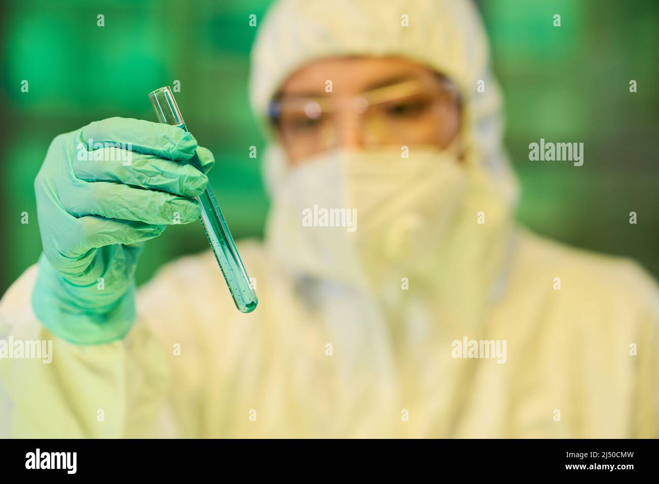 Virologist hi-res stock photography and images - Alamy