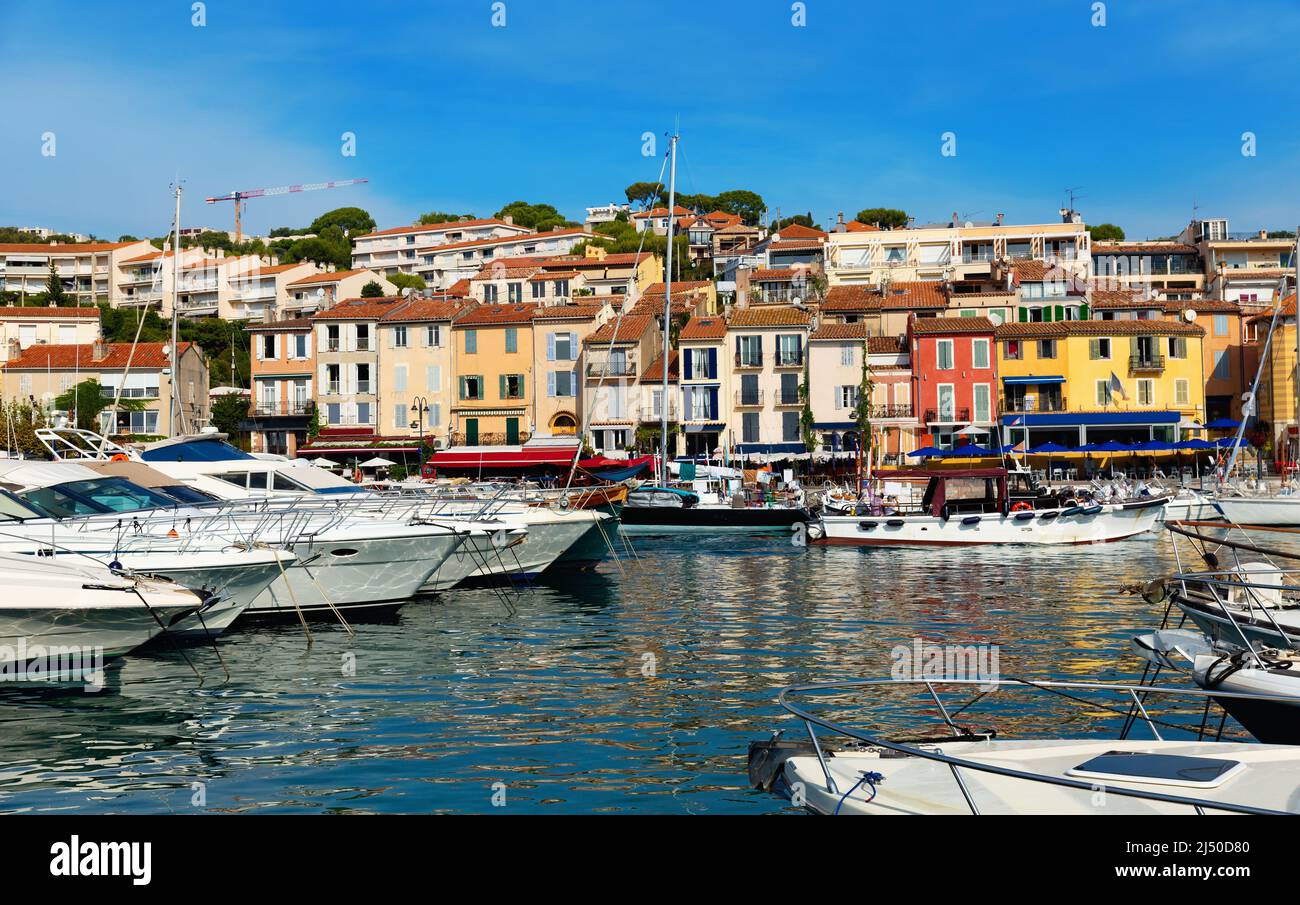 Picturesque village cassis south france hi-res stock photography and ...
