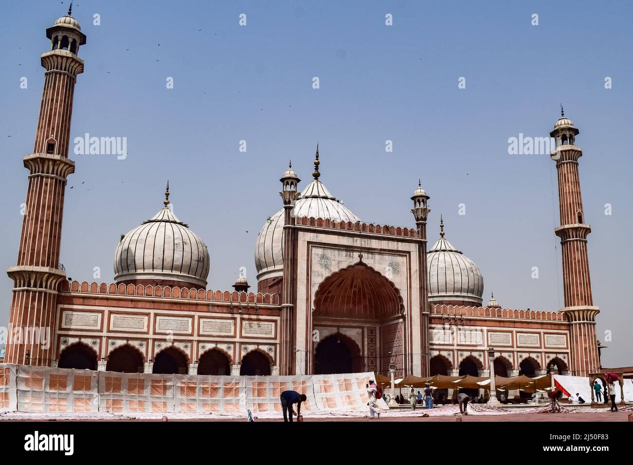The Spectacular Architecture Of The Great Friday Mosque Jama Masjid