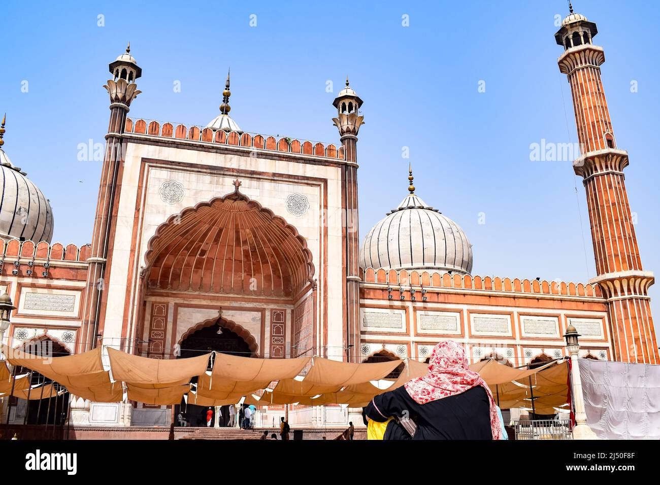 The spectacular architecture of the Great Friday Mosque (Jama Masjid ...