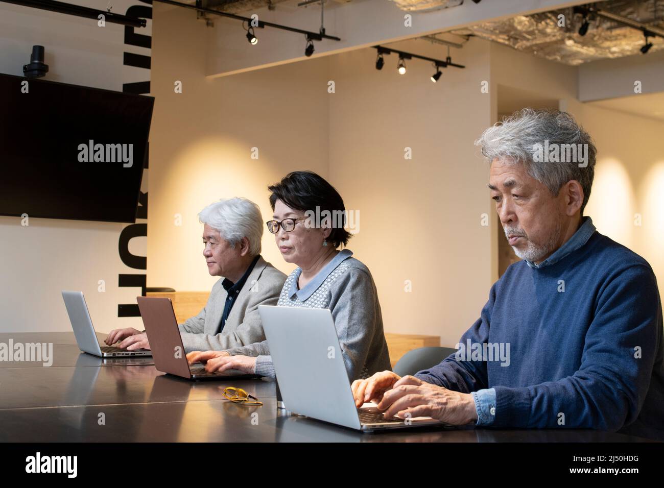 Small class lecture hi-res stock photography and images - Alamy