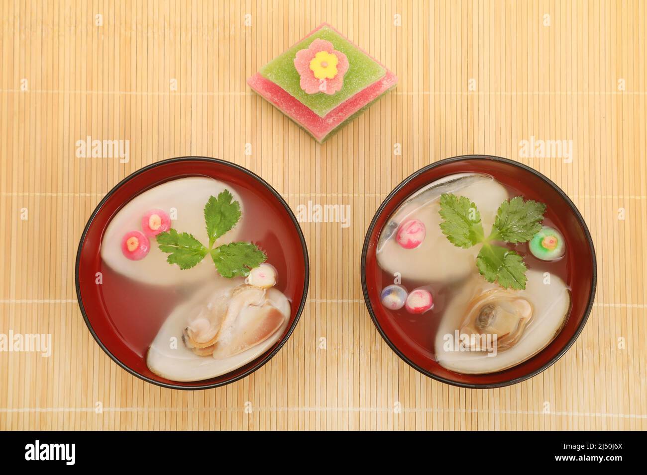 Suimono (Japanese soup) of Hamaguri clam Stock Photo - Alamy