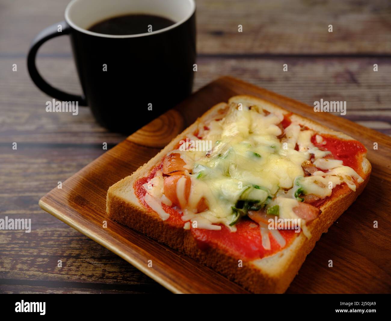 Snack de pizza hi-res stock photography and images - Alamy