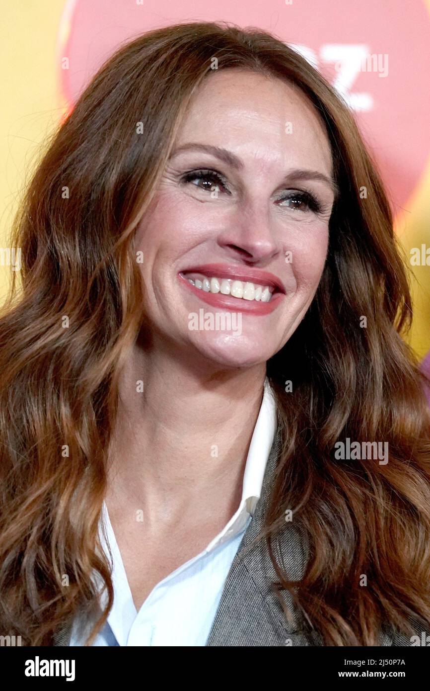 New York, NY, USA. 18th Apr, 2022. Julia Roberts at arrivals for GASLIT Premiere, The Mark Hotel ...