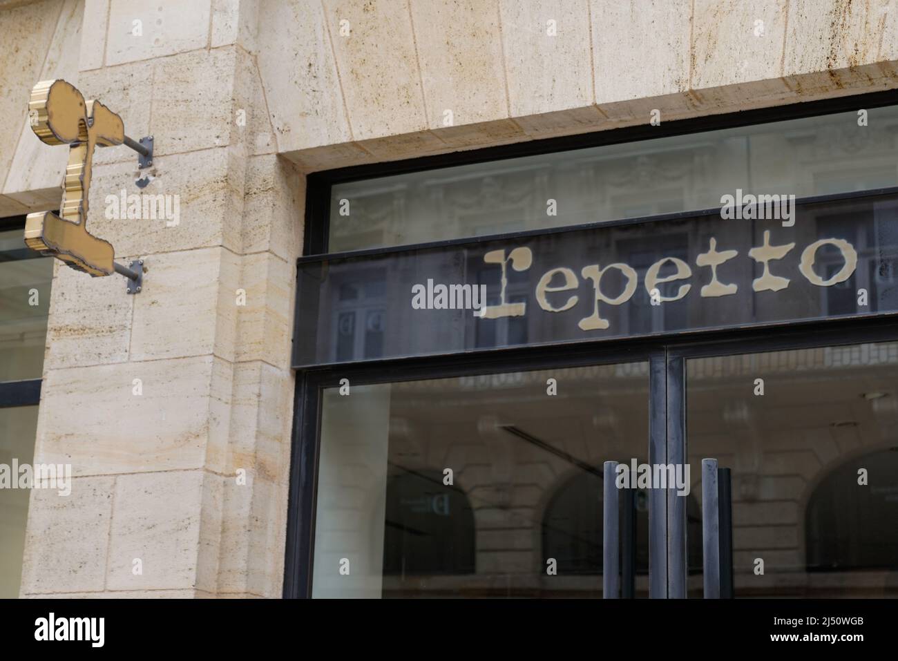 Bordeaux , Aquitaine France - 03 20 2022 : Repetto text brand and logo ...