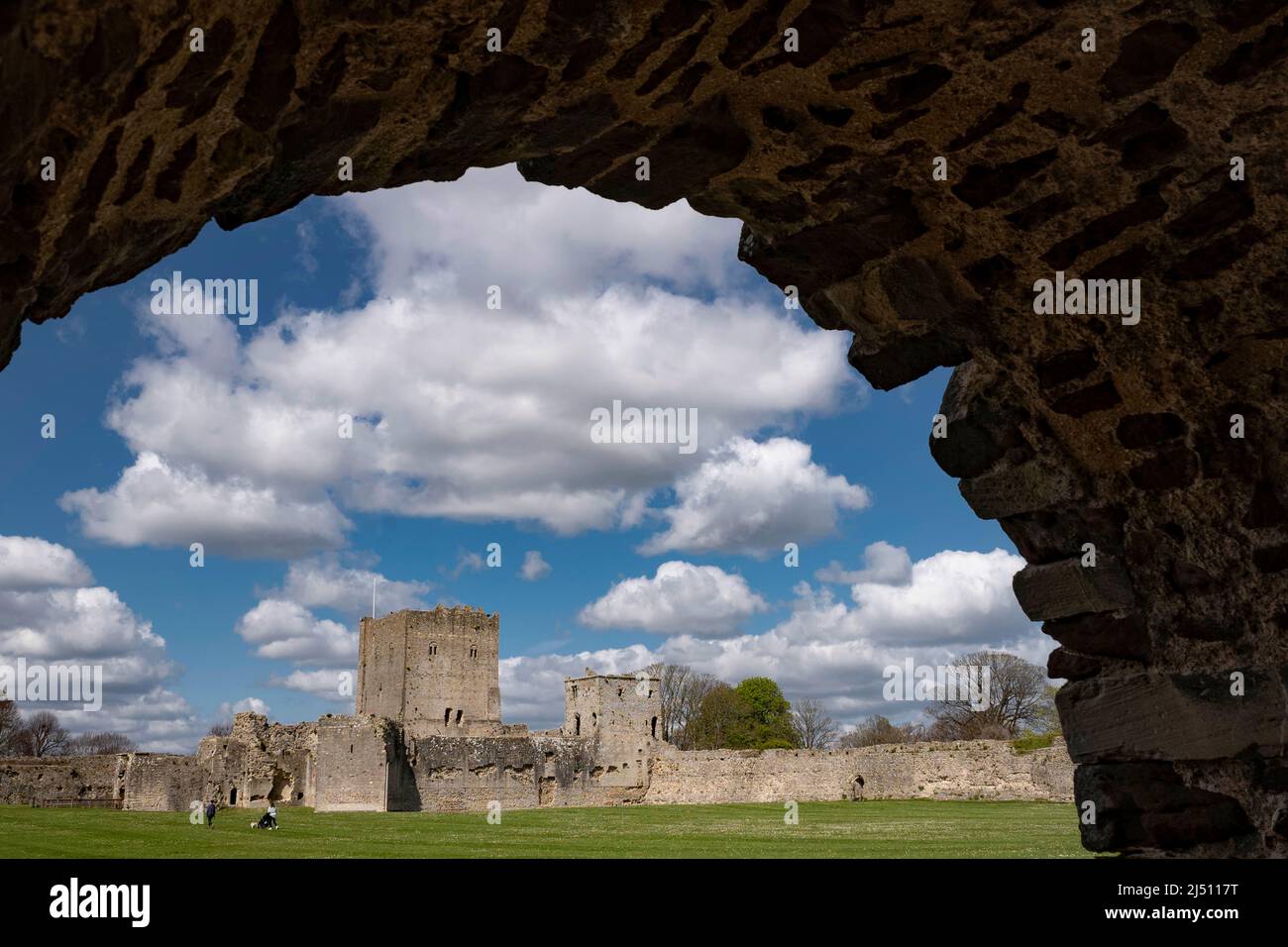 Hampshire castle hi-res stock photography and images - Alamy