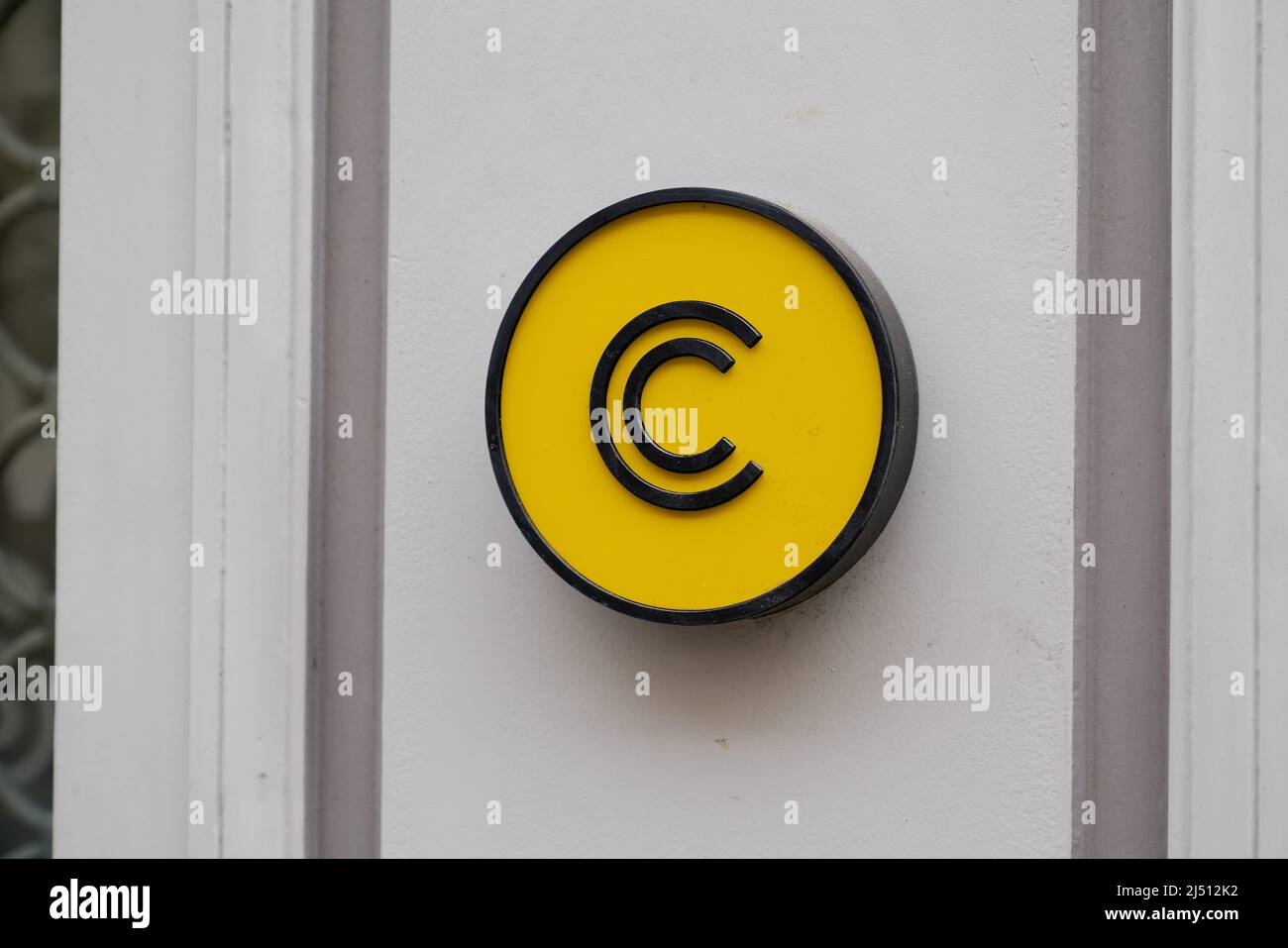 Bordeaux , Aquitaine France - 03 20 2022 : cache cache logo store c ...