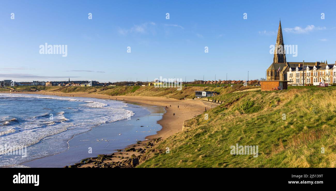 Tynemouth longsands beach coastline hi-res stock photography and images ...