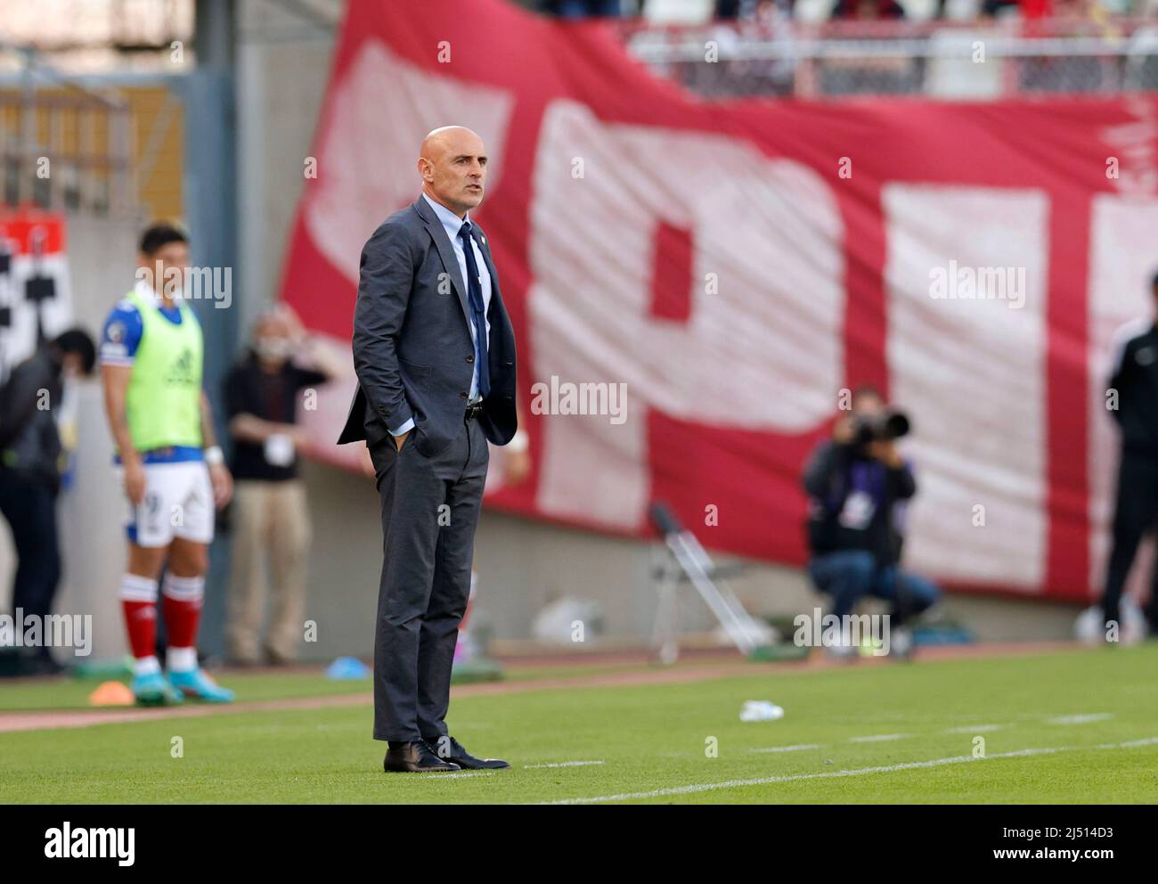 Kashima Stadium, Ibaraki, Japan. 10th Apr, 2022. Kevin Muscat (F ...