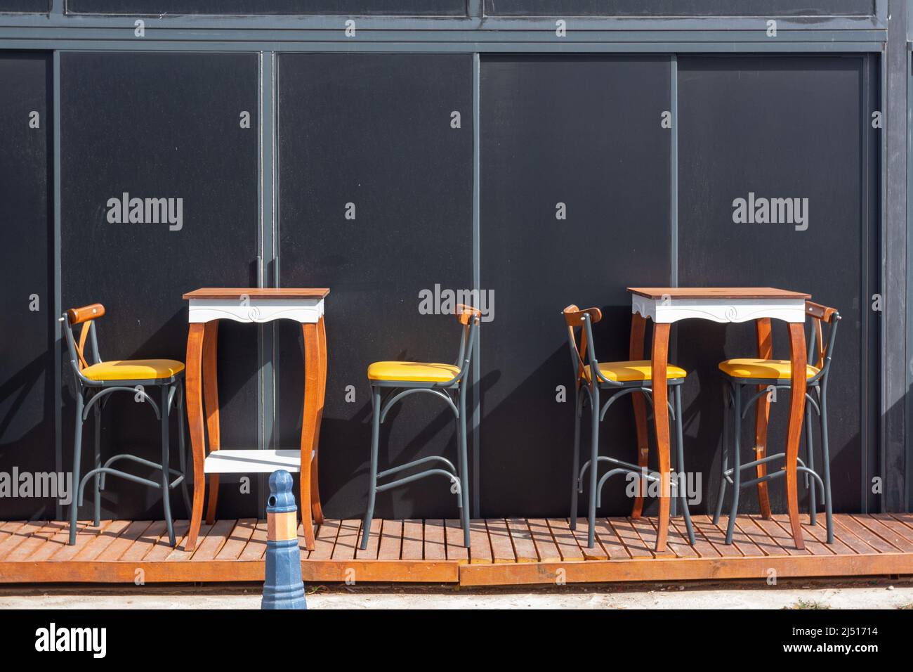 Lunch outside cafe horizontal hi-res stock photography and images - Alamy