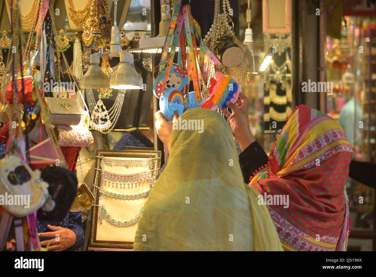 Lahore anarkali bazaar hi-res stock photography and images - Alamy