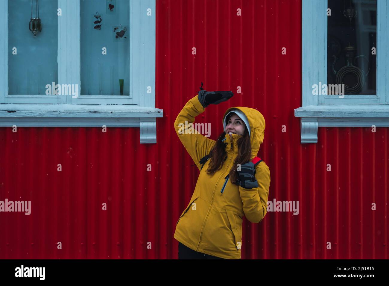 Beauty girl in frosty winter park hi-res stock photography and images ...