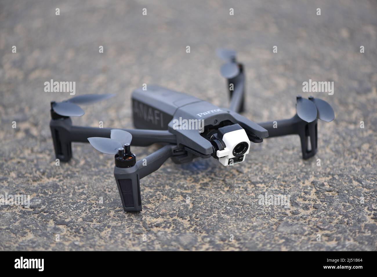 Parrot anafi thermal hi-res stock photography and images - Alamy