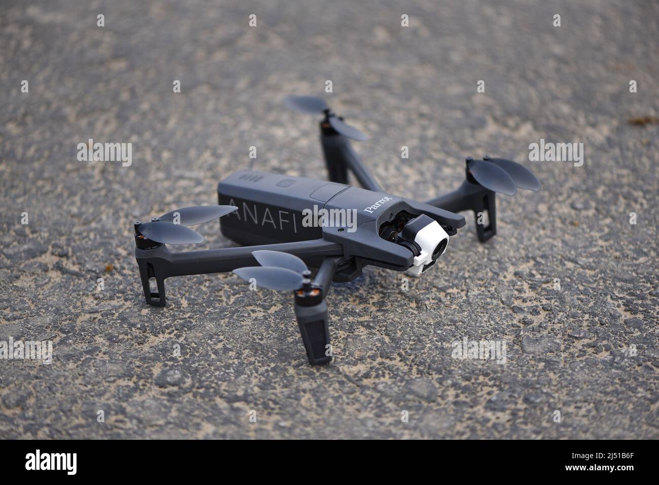 Parrot anafi thermal hi-res stock photography and images - Alamy