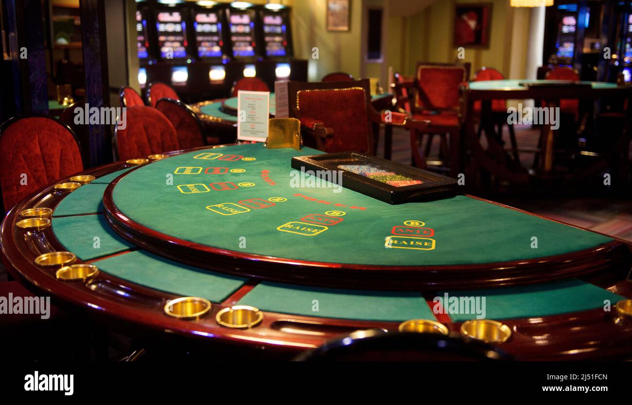 Empty gaming table hi-res stock photography and images - Alamy