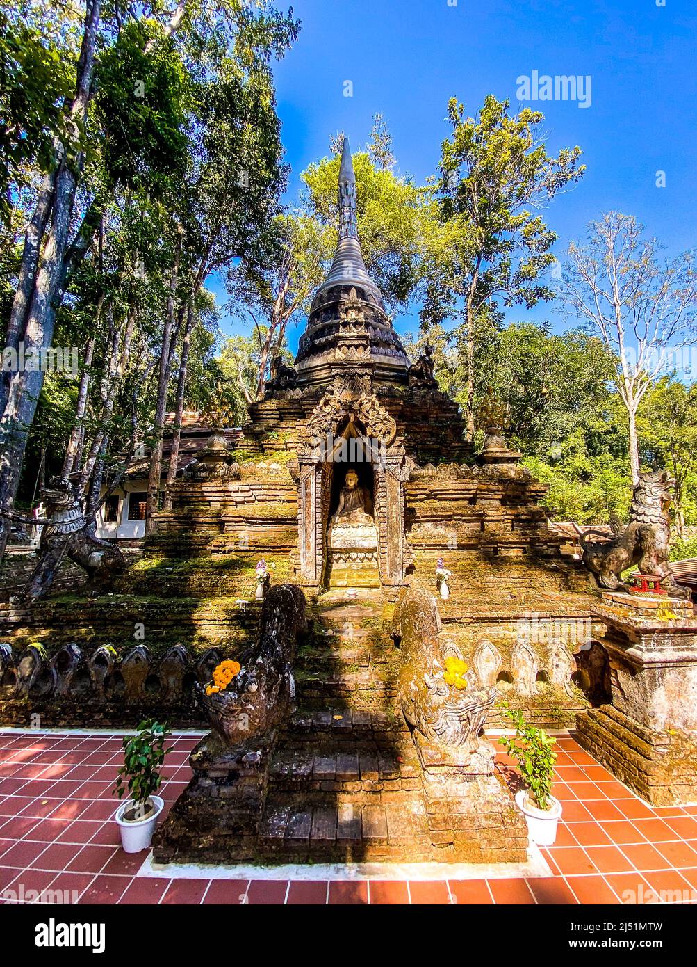 Wat Pha Lat or Wat Palad, old temple in jungle, Chiang Mai, Thailand ...