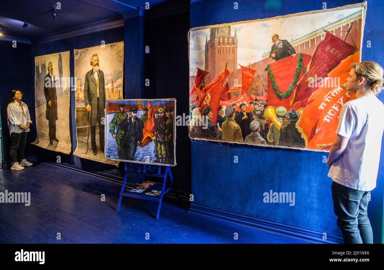 Soviet era propaganda museum paintings hi-res stock photography and ...