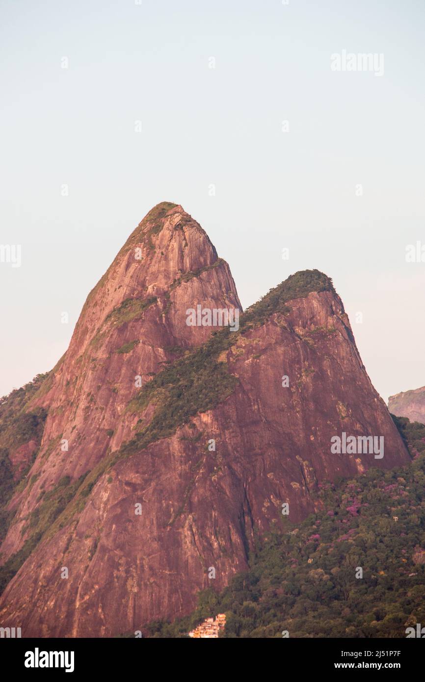 Rio janeiro dois irmaos hiking hi-res stock photography and images - Alamy